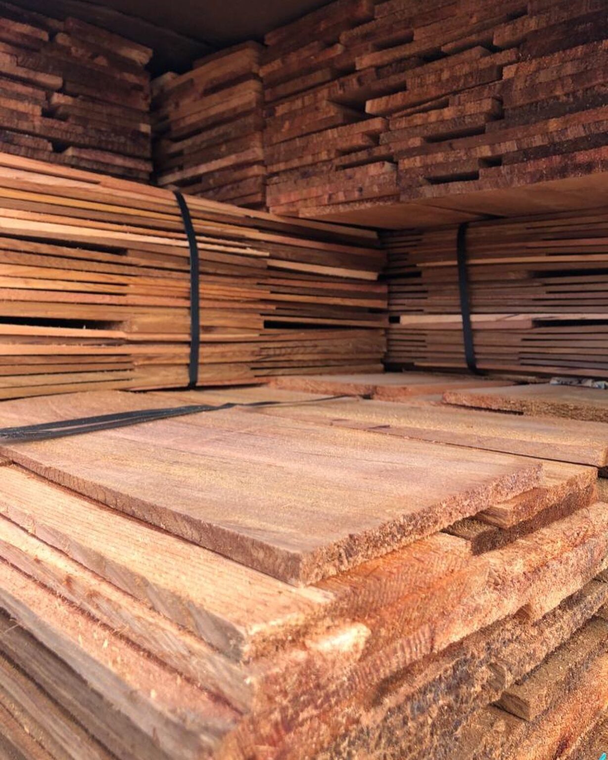 Blue Label Cedar Shingles – 2.322m2 per Bundle | W Burton and Sons ...